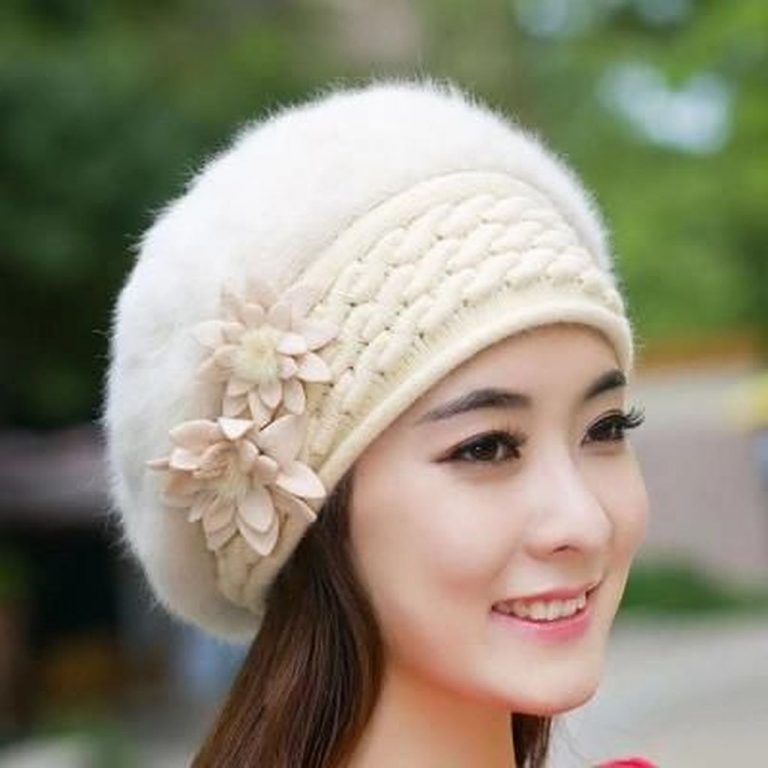 43 Lovely Winter Hats Ideas For Women – ADDICFASHION