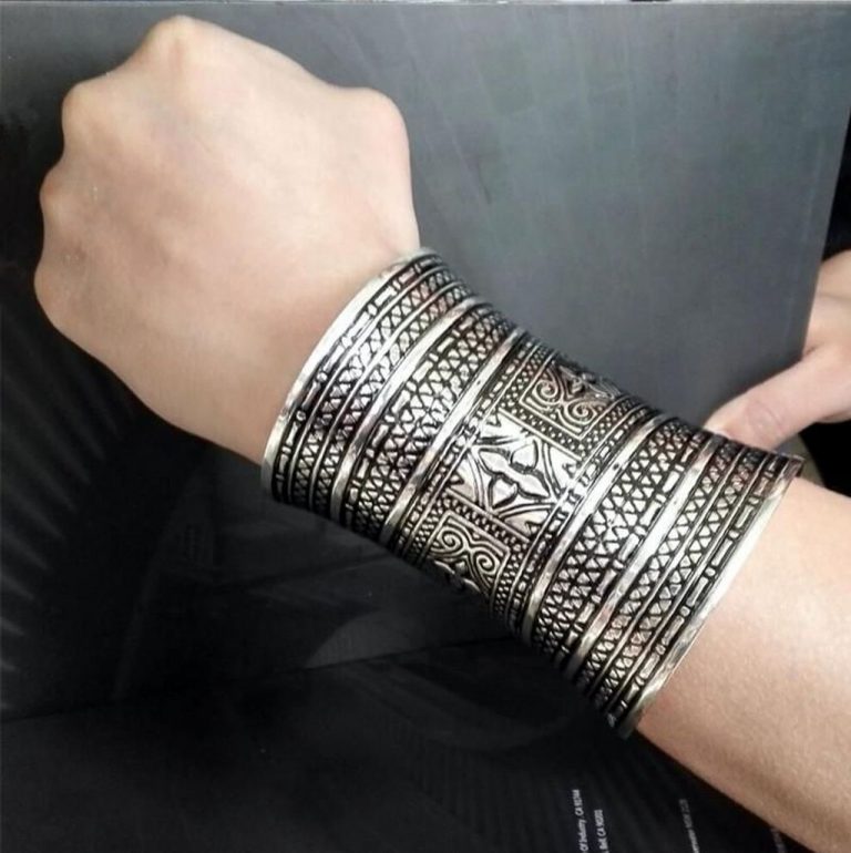 49 Captivating Silver Accessories Ideas For Add In Your Appearance