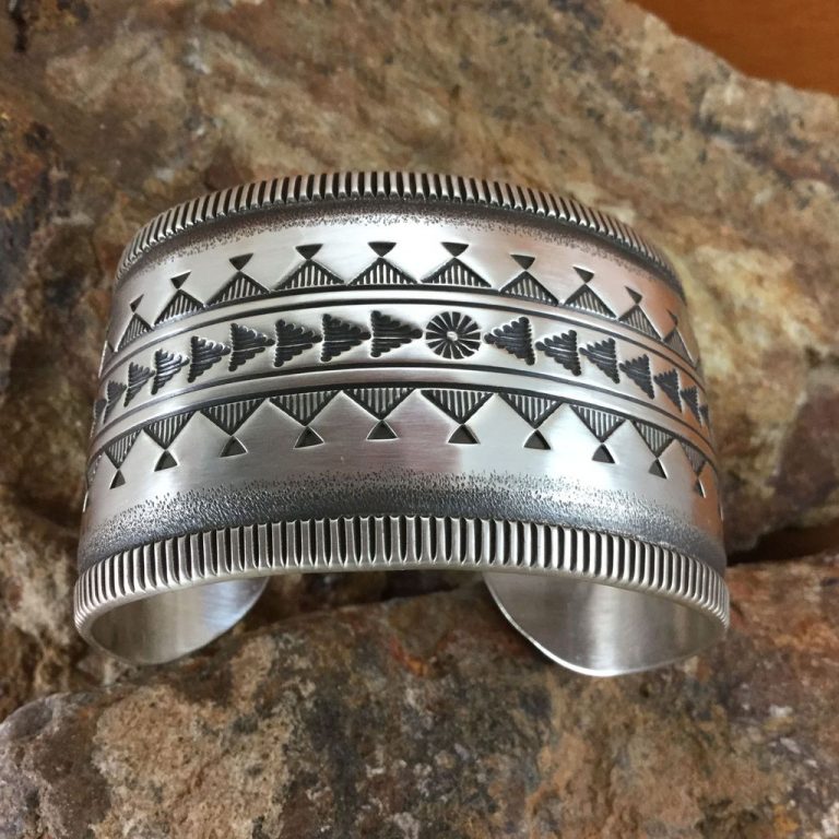 49 Captivating Silver Accessories Ideas For Add In Your Appearance