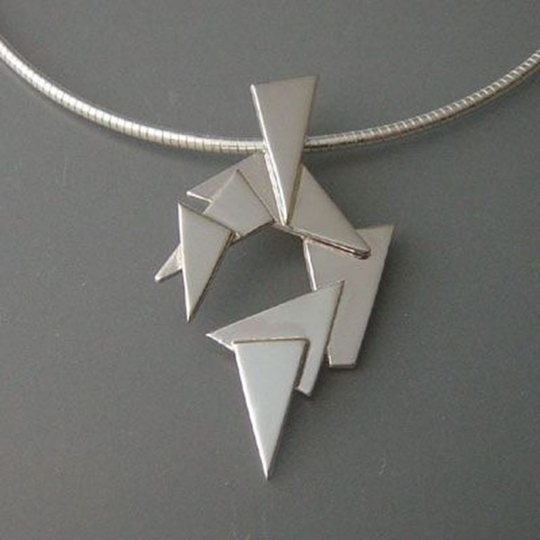 49 Captivating Silver Accessories Ideas For Add In Your Appearance