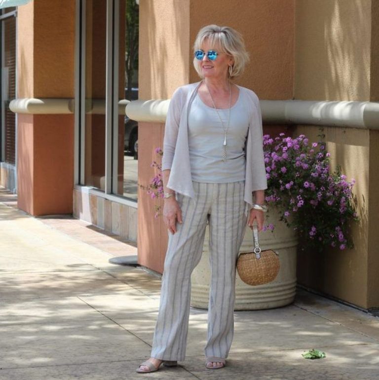 46 Pretty Styles Ideas For 50 Year Old Woman